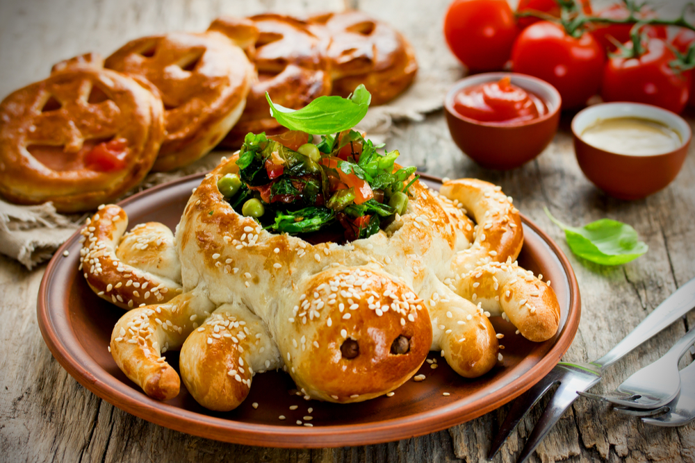 Spooky Halloween Recipes For Kids And Adults On The Table Spooky Halloween Recipes For Kids And Adults On The Table